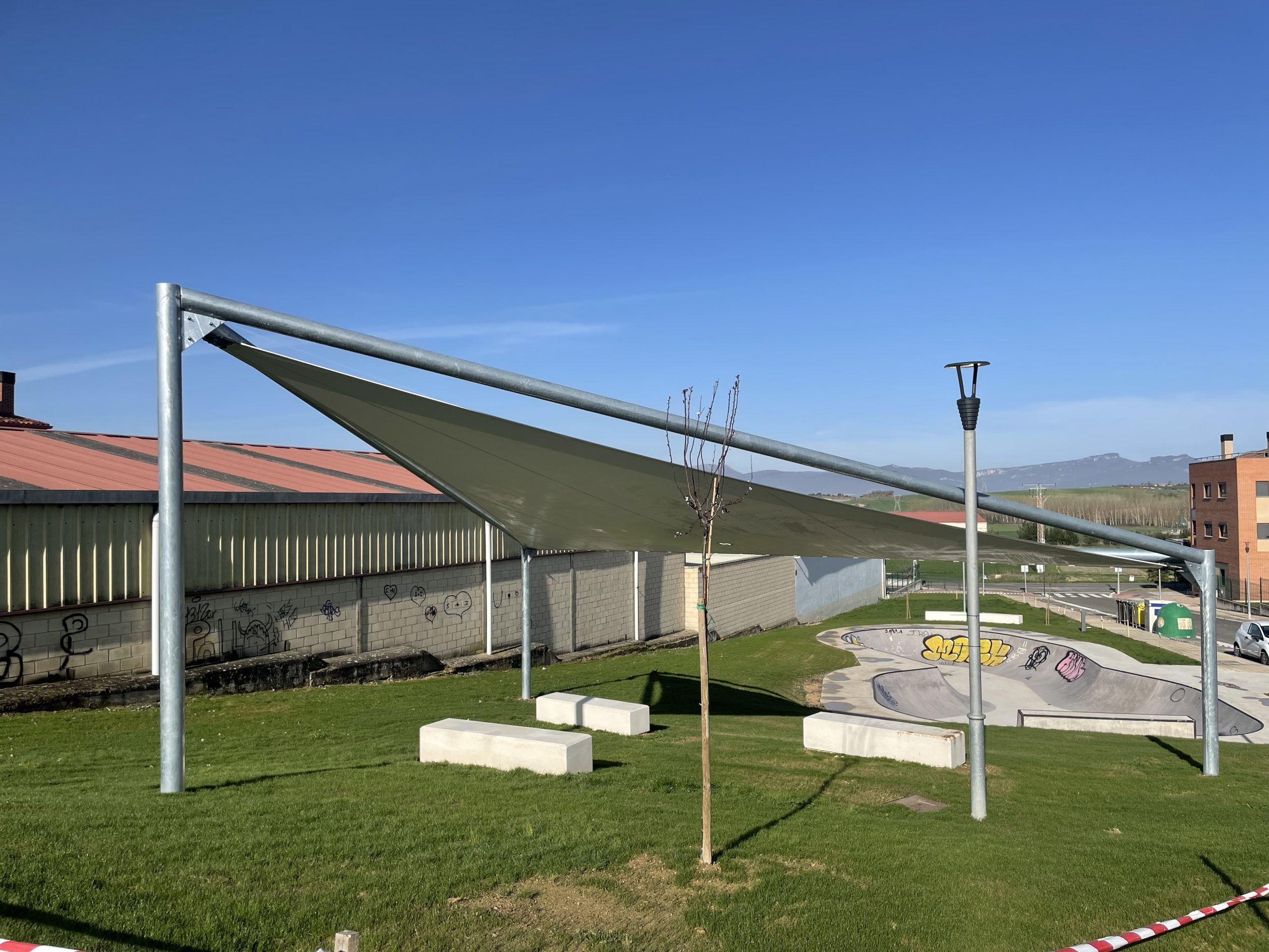 Plaza Cooperantes y Skatepark – Arquitectura Textil